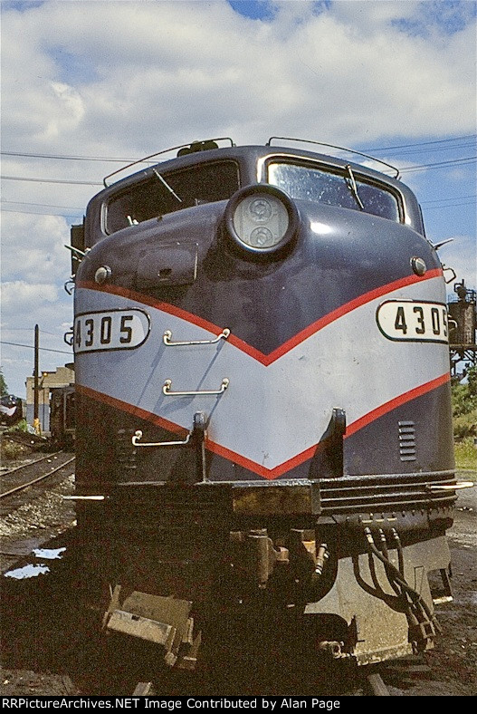 The nose of NJT E-8A 4305